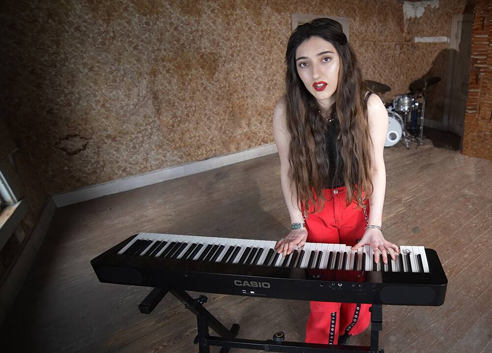 Veronica Lewis | CASIO