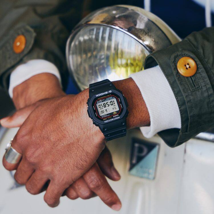 DW-5000R-1A | G-SHOCK DIGITAL Black | CASIO CANADA