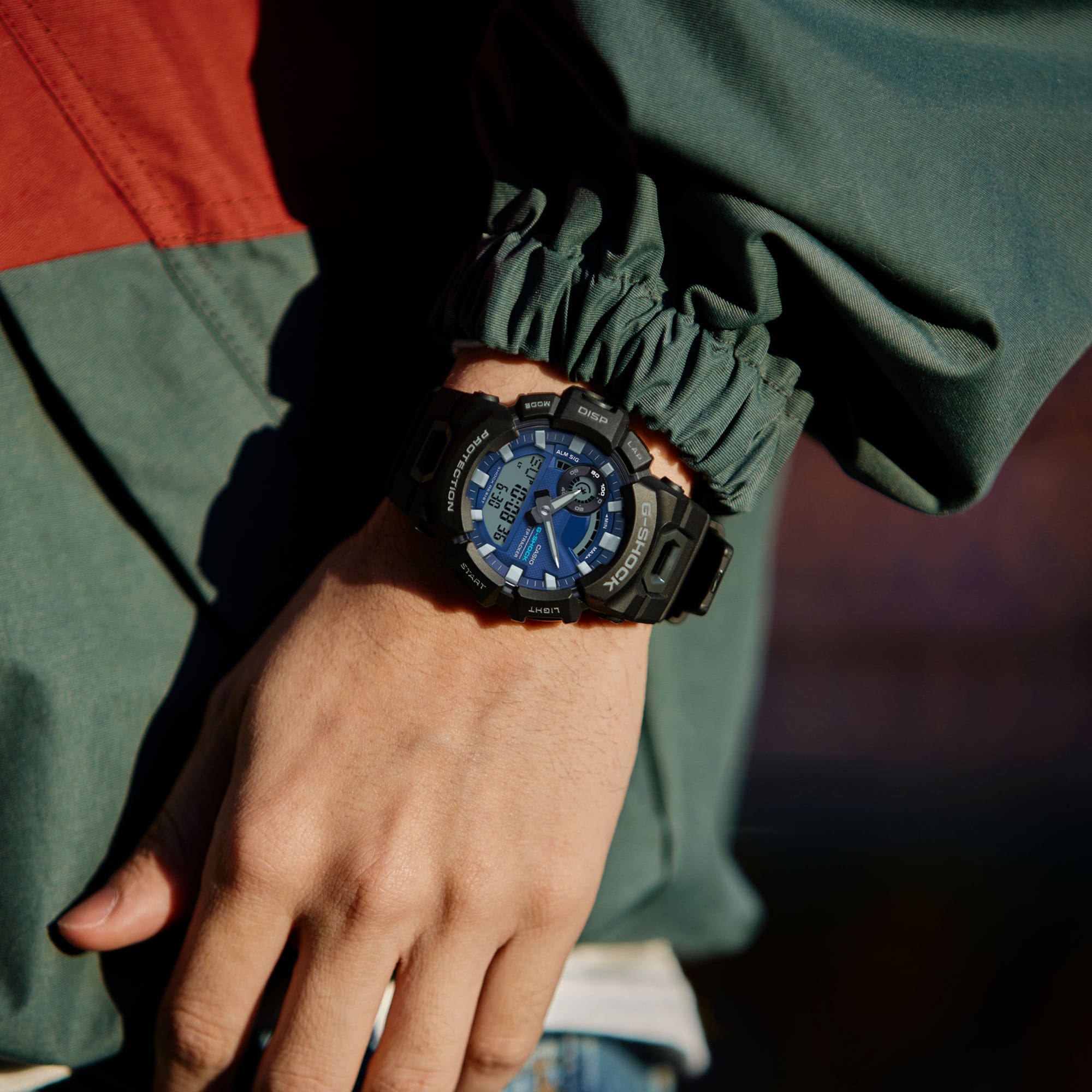 GBA-900CB-1A | G-SHOCK G-SQUAD Black | CASIO CANADA