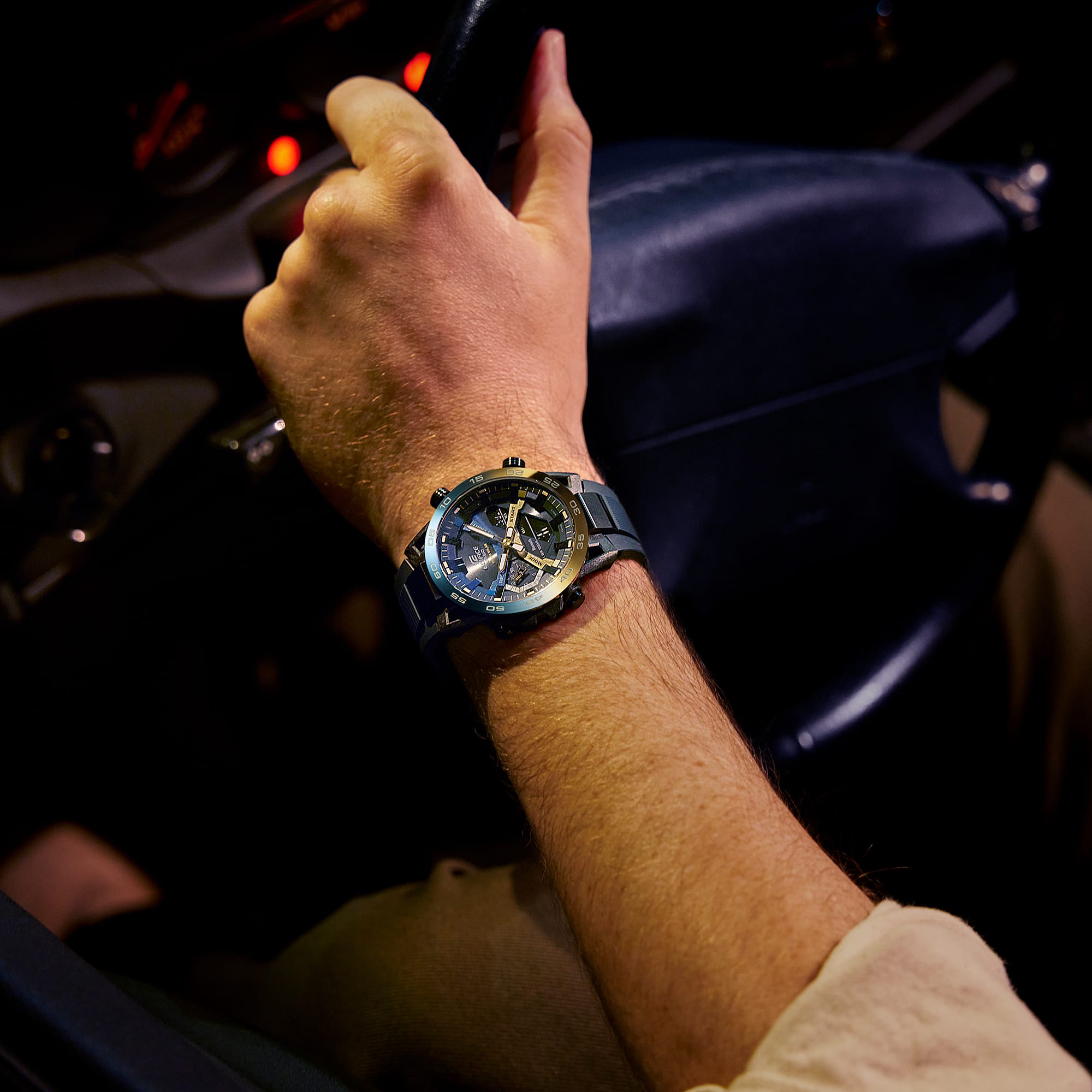 ECB-2000NP-1A | EDIFICE EDIFICE SOSPENSIONE | CASIO INDONESIA
