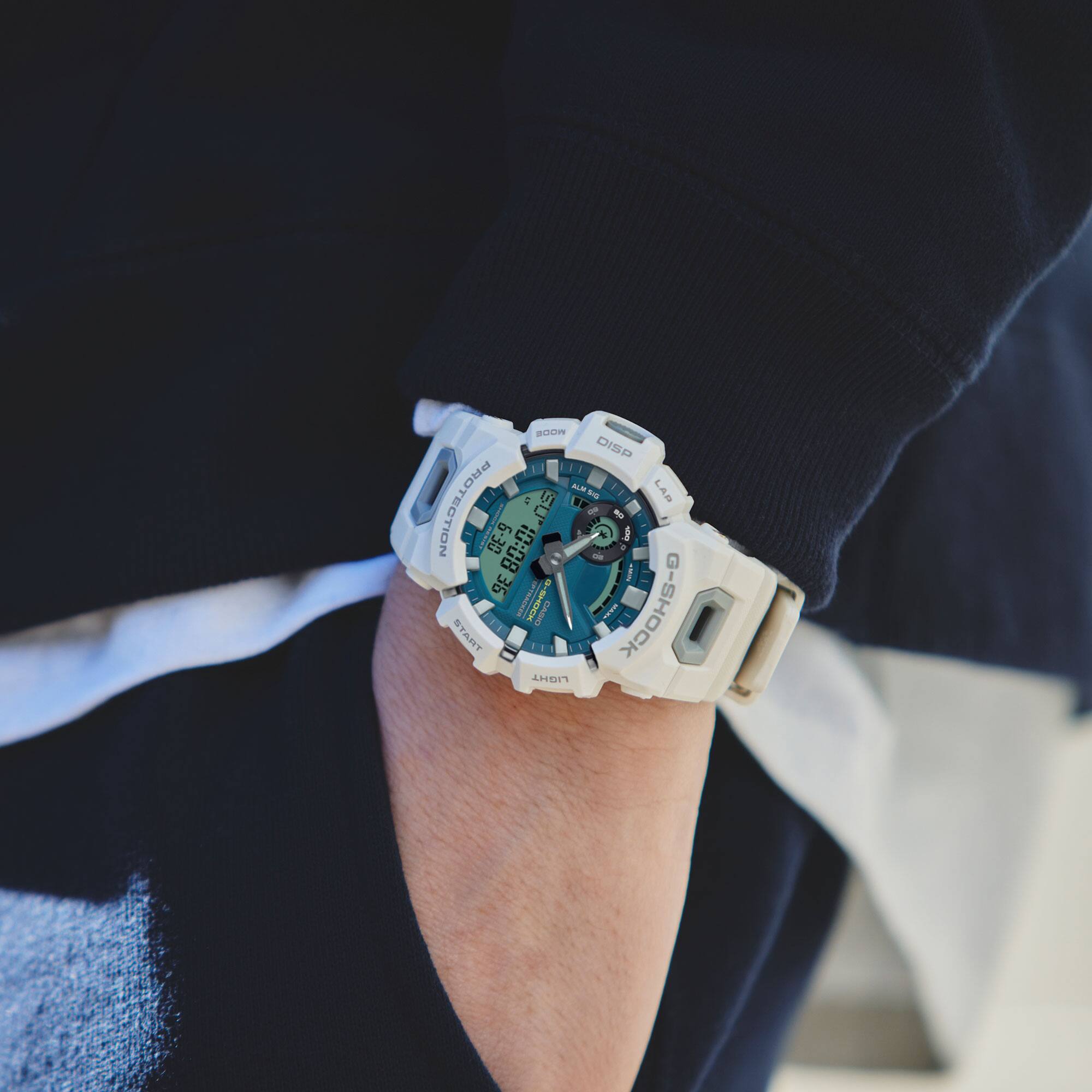 GBA-900CB-7A | G-SHOCK G-SQUAD GBA-900 Series | CASIO MIDDLE EAST & AFRICA